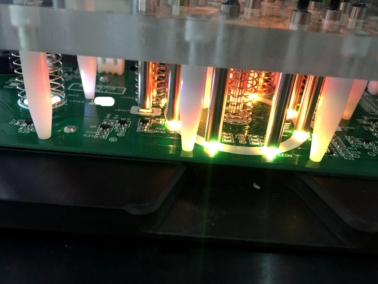 iCAT LED测试仪的光学接头主要起什么作用？ - 深圳市开腾科技有限公司